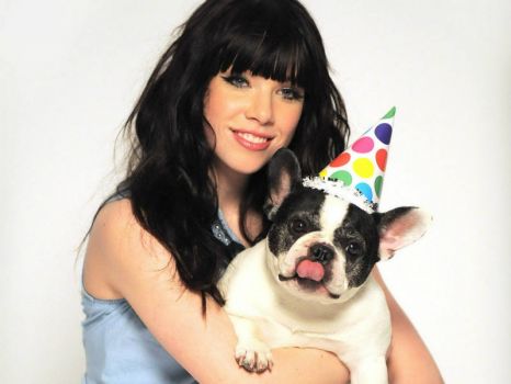 Solve 10* Carly Rae Jepson jigsaw puzzle online with 12 pieces