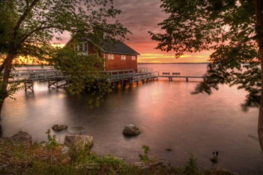 Solve Finger Lakes jigsaw puzzle online with 77 pieces