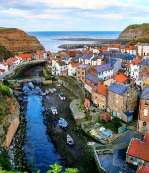 Solve Staithes, North Yorkshire, ENGLAND jigsaw puzzle online with 72 ...