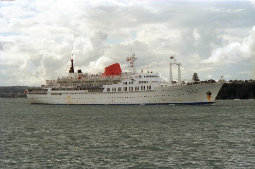 Solve Nippon Maru, Auckland Feb 1988 jigsaw puzzle online with 24 pieces