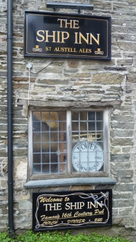 Solve The Ship Inn, Fowey, Cornwall jigsaw puzzle online with 198 pieces