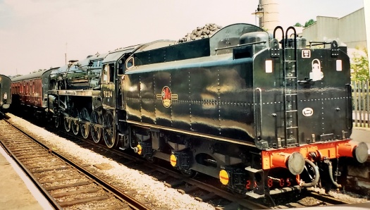 Solve Steam Locomotive jigsaw puzzle online with 40 pieces