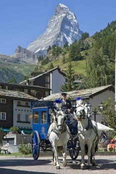 Jigsaw Puzzle | 117 pieces | Village of Zermatt, with the iconic ...