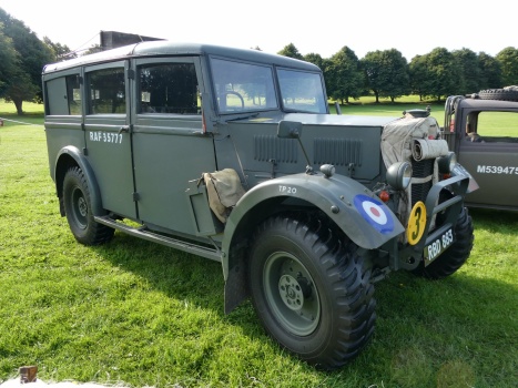 Solve 1942 Humber Staff Car jigsaw puzzle online with 204 pieces