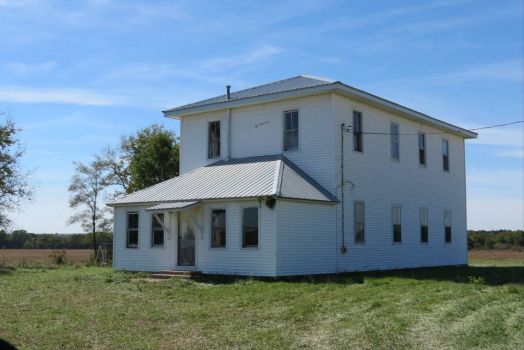 Solve Old El-Hi School Building In Laclede, Kansas jigsaw puzzle online ...