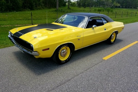 Solve 1970 Dodge Challenger jigsaw puzzle online with 117 pieces