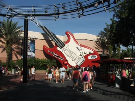 Solve The Rockin Roller Coaster jigsaw puzzle online with 204 pieces