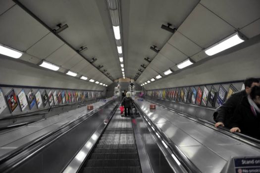 Solve London Underground jigsaw puzzle online with 12 pieces