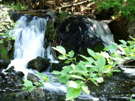 Solve Fumee Falls, Iron Mountain, Michigan jigsaw puzzle online with 88 ...
