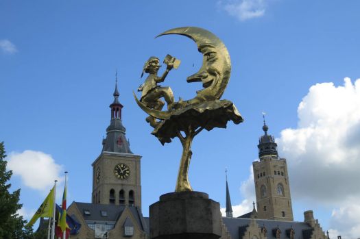 Solve Diksmuide " 't Manneke uit de Mane " jigsaw puzzle online with 54 ...