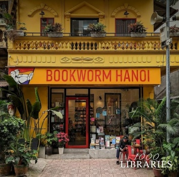 Solve Bookworm Hanoi - Bookshop in Vietnam jigsaw puzzle online with 64 ...