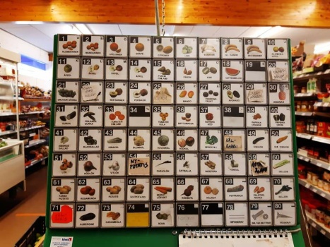 Solve Kauppa jigsaw puzzle online with 208 pieces