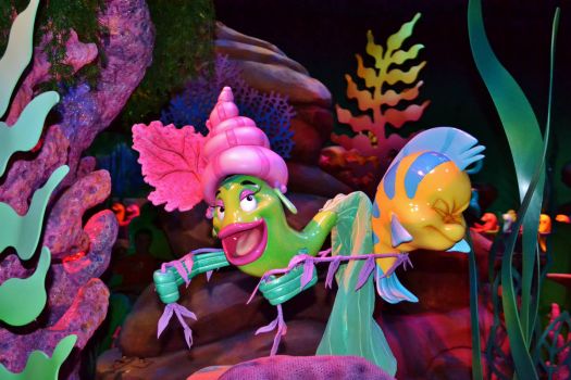 Solve Little Mermaid fish jigsaw puzzle online with 54 pieces