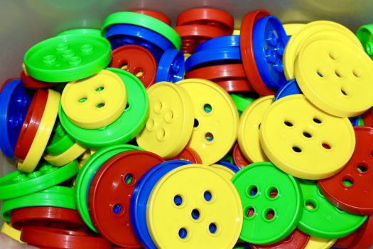 Solve buttons jigsaw puzzle online with 442 pieces