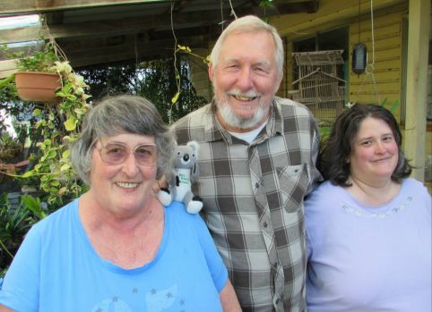Solve Janet, Nev and Heather. Jigidi Visit. jigsaw puzzle online with ...