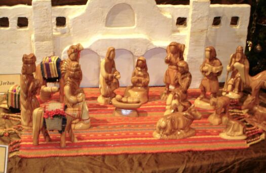 Solve Nativity Set from Jordan jigsaw puzzle online with 24 pieces