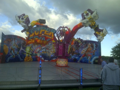 Solve Super spin ride ready to flip upside down jigsaw puzzle online ...