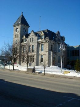 Solve Midland Ontario Public Library jigsaw puzzle online with 108 pieces