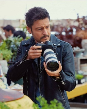 Solve Tyler Hynes with camera....from A Picture of Her....movie for ...