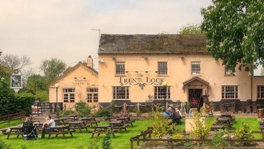 Solve The Trent Lock Inn at Trent Lock, Sawley jigsaw puzzle online ...