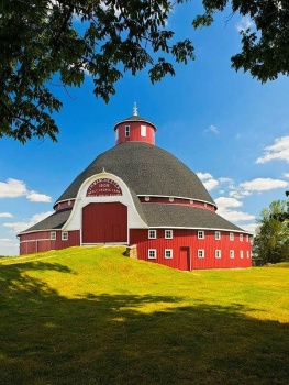 Solve The Manchester Round Barn---Ohio..... jigsaw puzzle online with ...