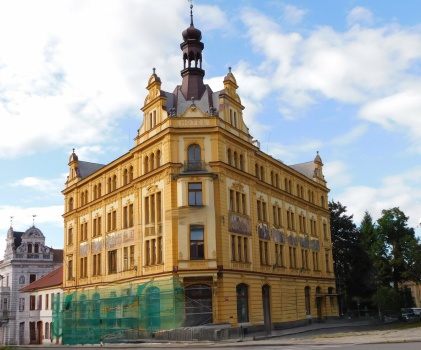 Solve Hotel Otava Písek jigsaw puzzle online with 72 pieces
