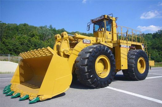 Solve CAT 992 Loader jigsaw puzzle online with 247 pieces