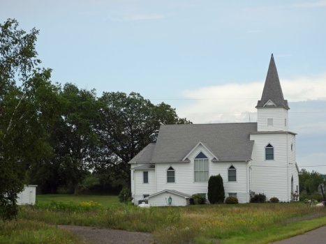 Solve A little country church somewhere in Wisconsin jigsaw puzzle ...