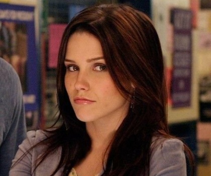 Solve One Tree Hill jigsaw puzzle online with 56 pieces