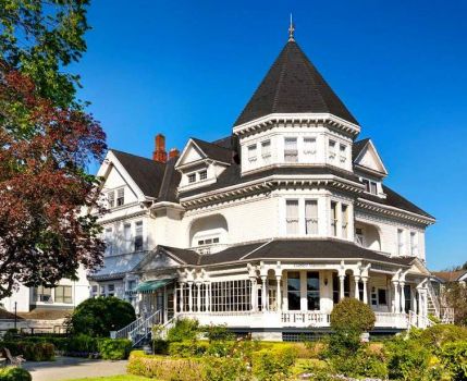 Solve Pendray Inn and Tea House - Victorian Gatsby mansion in Canada ...