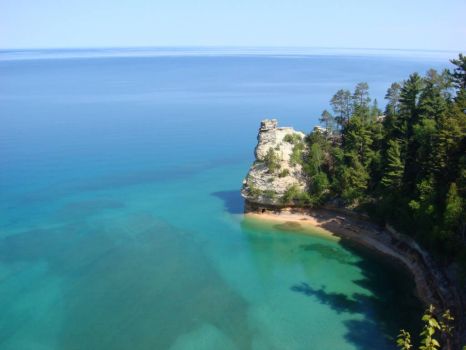 Solve Pictured rock,MI jigsaw puzzle online with 154 pieces
