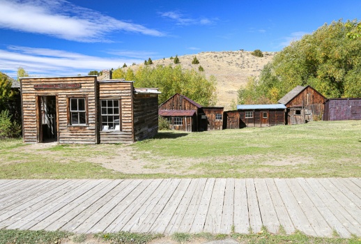 Solve VIRGINIA CITY SCENE TWO jigsaw puzzle online with 96 pieces