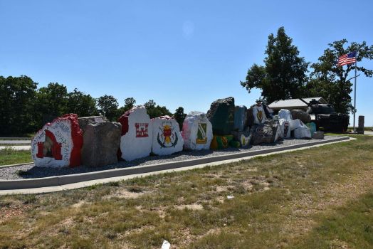 Solve freedom rock, st. robert, missouri jigsaw puzzle online with 117 ...