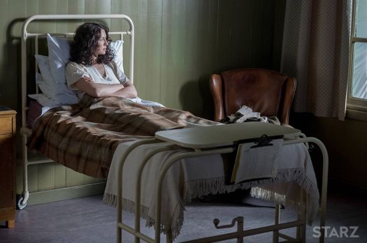 Solve Claire back in the 1940ies jigsaw puzzle online with 187 pieces