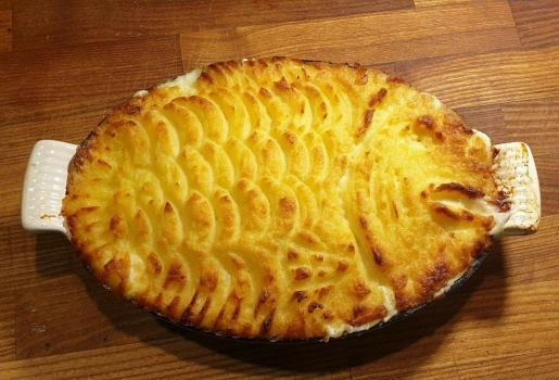 Solve Fish Pie jigsaw puzzle online with 234 pieces