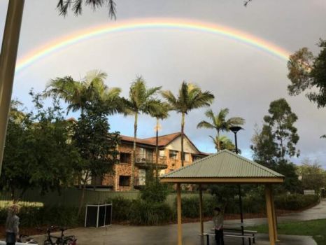 Solve Rainbow jigsaw puzzle online with 12 pieces