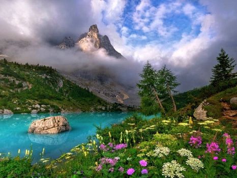 Solve God's Beautiful Creation jigsaw puzzle online with 192 pieces