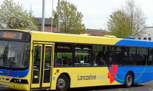 Solve Lancashire United Bus jigsaw puzzle online with 40 pieces