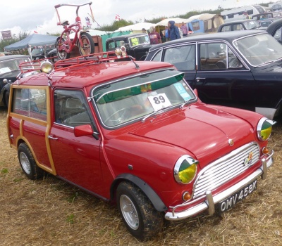 Solve Morris Mini Traveller "Woody" - 1972 jigsaw puzzle online with ...