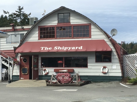 Solve Maple Bay Pub jigsaw puzzle online with 165 pieces