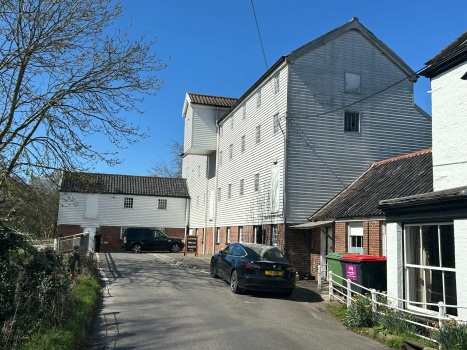 Solve Stoke Holy Cross Mill jigsaw puzzle online with 176 pieces