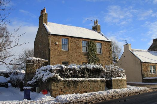 Solve Pathhead, Midlothian jigsaw puzzle online with 96 pieces