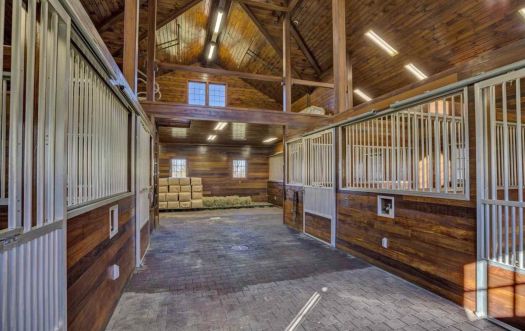 Solve Stable interior jigsaw puzzle online with 160 pieces