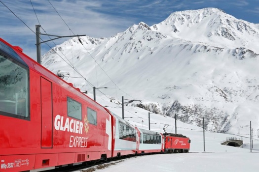 Solve Glacier Express jigsaw puzzle online with 96 pieces