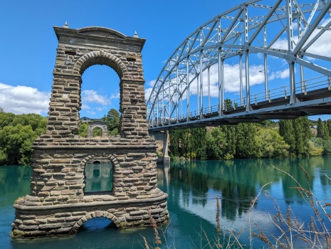 Solve bridge jigsaw puzzle online with 336 pieces