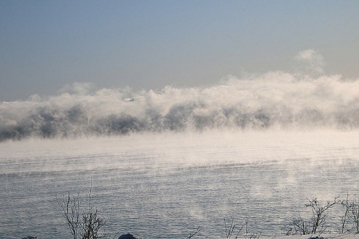 Solve sea smoke jigsaw puzzle online with 176 pieces