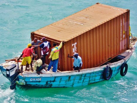 Solve The World's Smallest Containership. jigsaw puzzle online with 520 ...