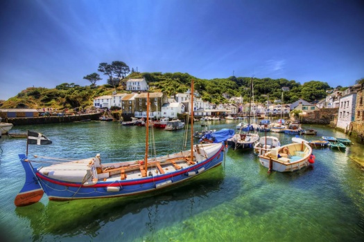 Solve Polperro, Cornwall, UK jigsaw puzzle online with 96 pieces