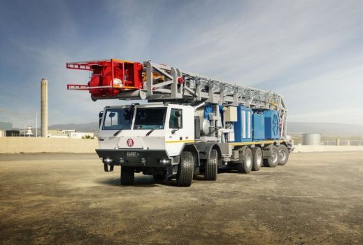 Solve tatra_t815-7_12x8_drilling-rig jigsaw puzzle online with 468 pieces