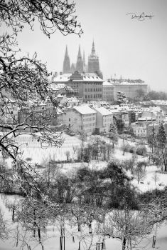 Solve Zima v Praze - Winter in Prague jigsaw puzzle online with 96 pieces